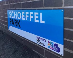 Pylon Light box Outdoor Sign – Sign Art & Graphics – Sign writers ...